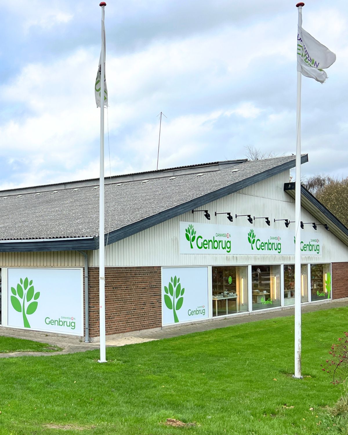 Danmission Genbrug Vejle - Besøg vores store genbrugsbutik